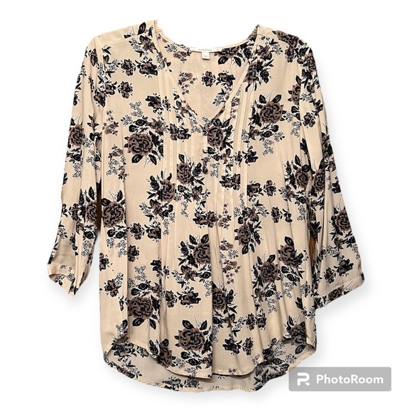 fun 2 fun | Tops | Floral Print Blouse With Pleated Detail Fun2fun ...